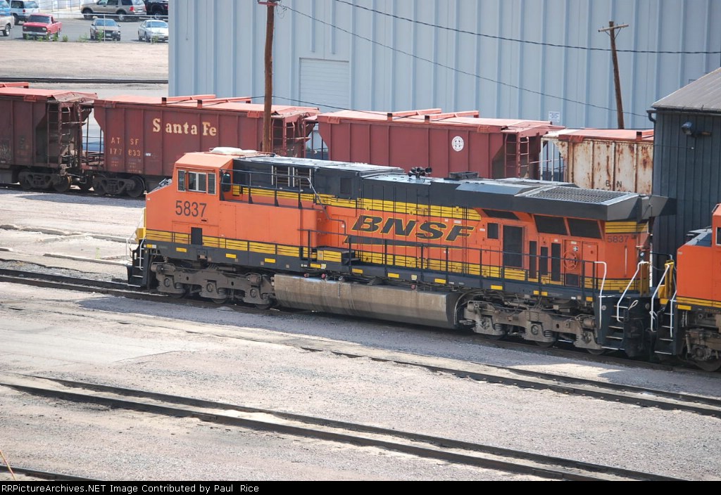 BNSF 5837